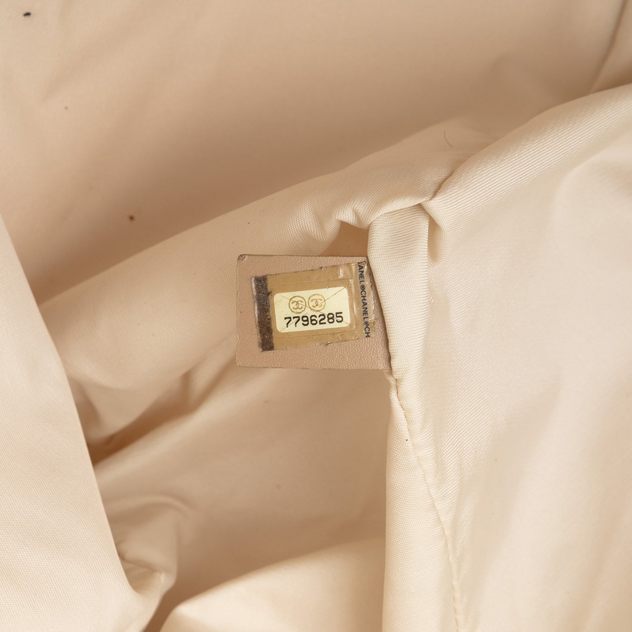 Chanel New Travel Line Nylon Tote | Vanaf € 485,-