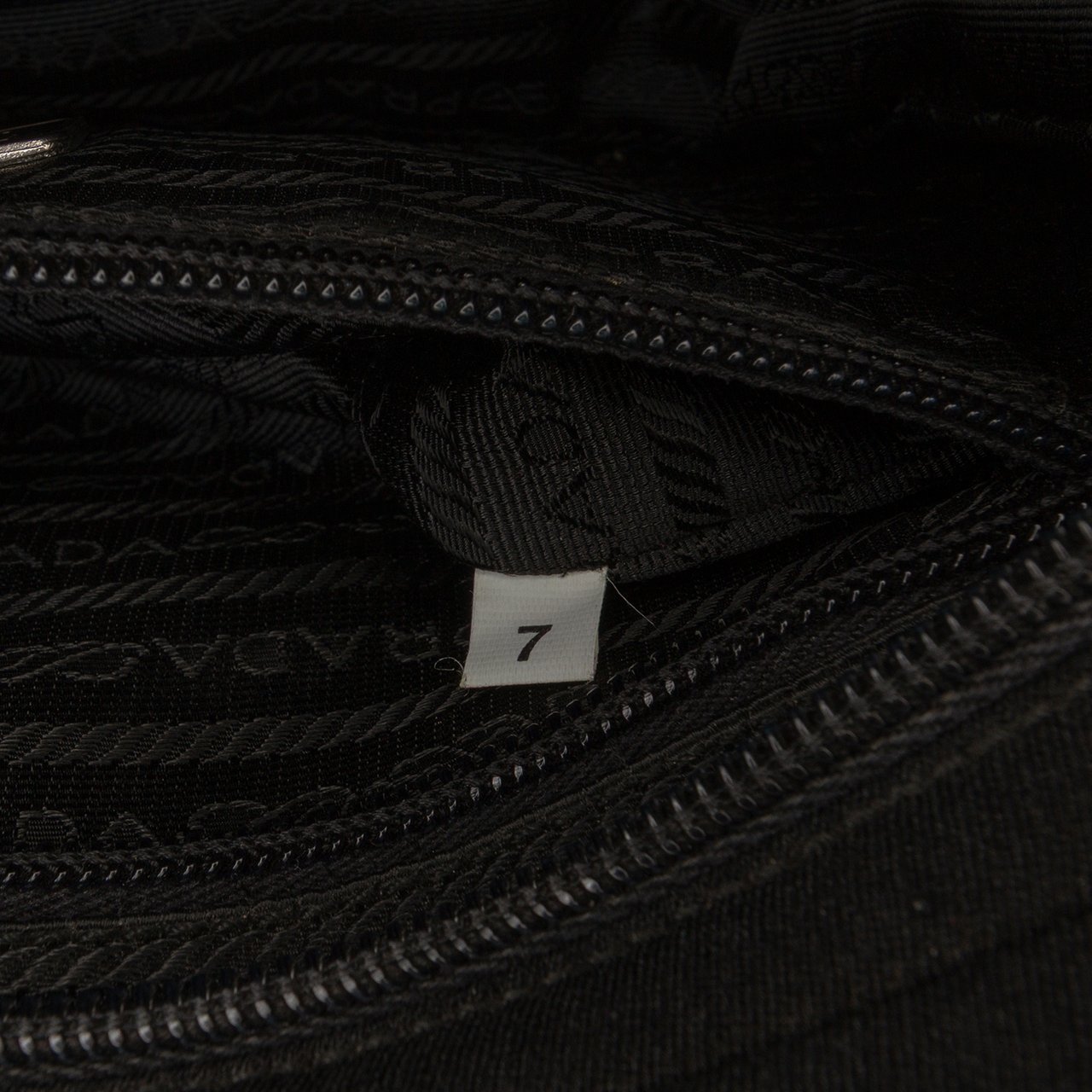 Prada Jersey Resin Chain Shoulder Bag | Vanaf € 628,-